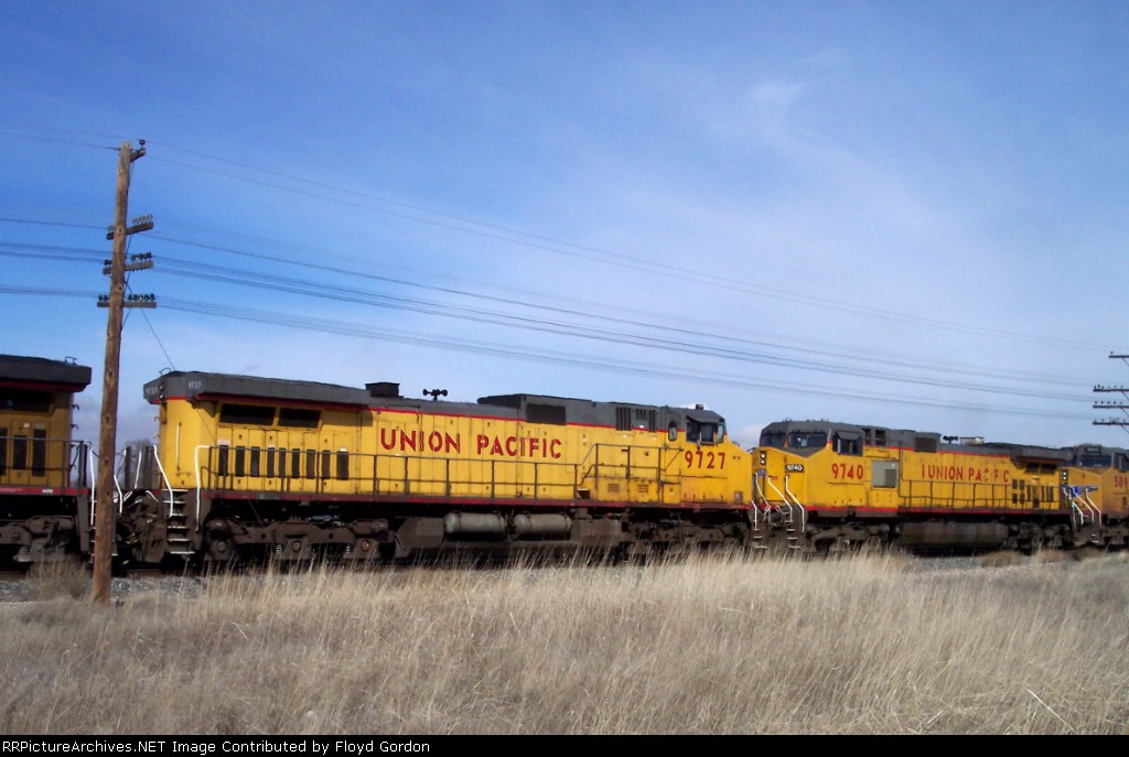 UP 9727 distributed power